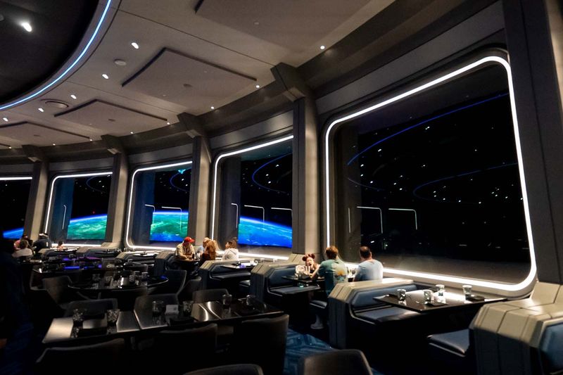 Space 220 Lounge : Disney Dining Alerts