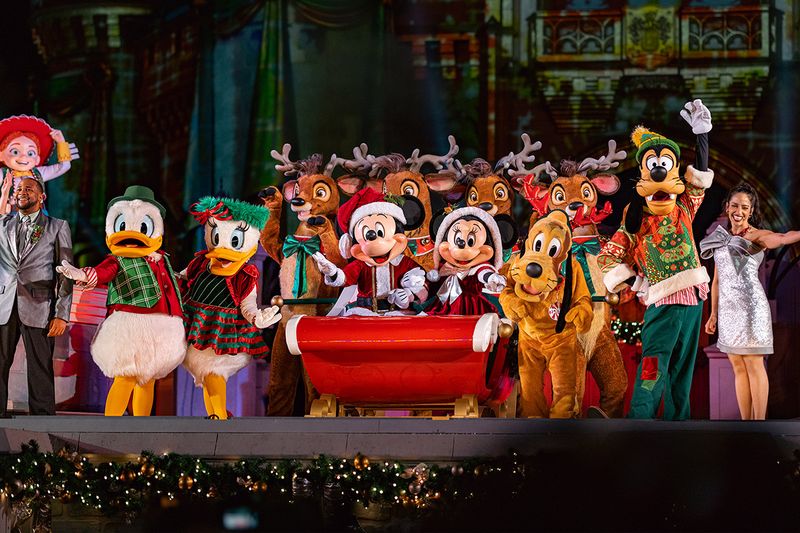 Mickey's Very Merry Christmas Party Dining - Be Our Guest Restaurant : Disney Dining Alerts
